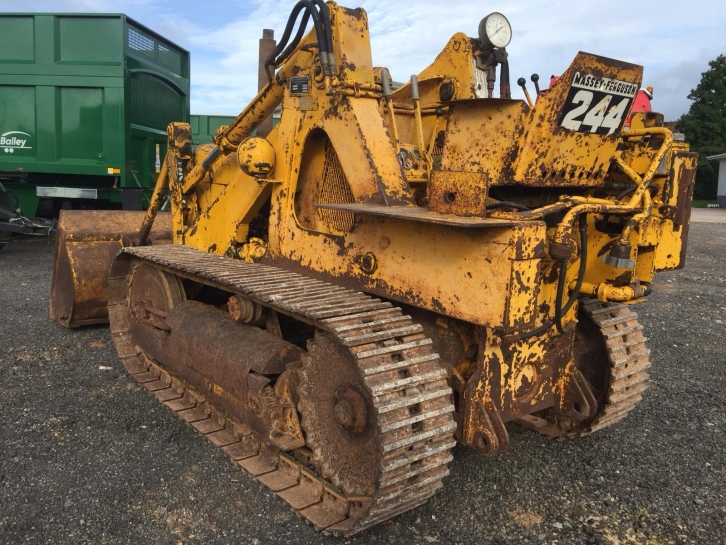 Parris Tractors Ltd - new and used tractors, combines, harvesters and ...